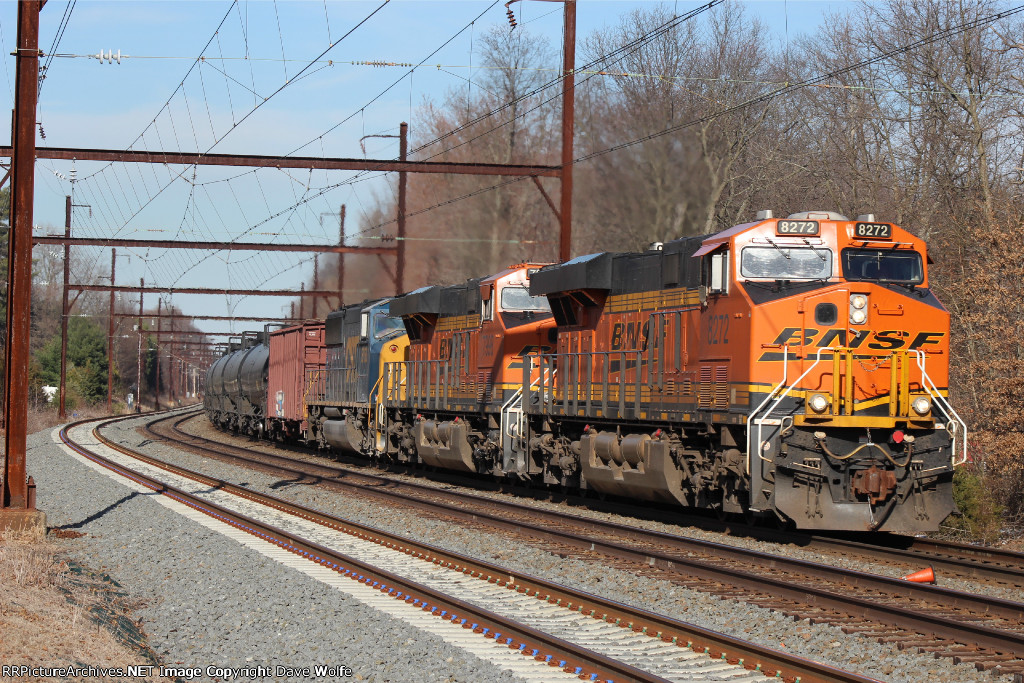 BNSF 8272